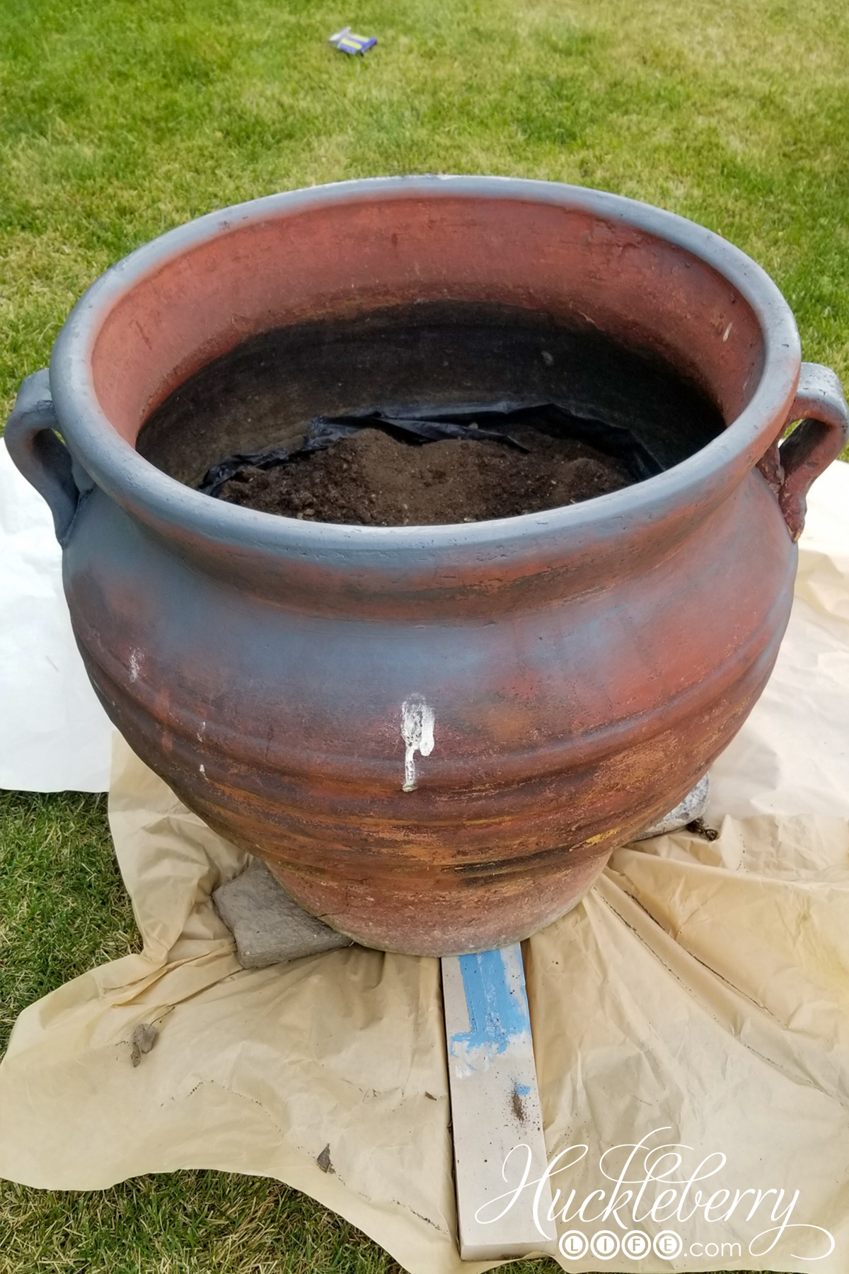 REFURBISHED Flower Pots using spray paint - Huckleberry Life